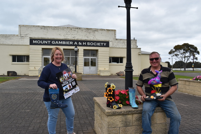 It's showtime! | Border Chronicle