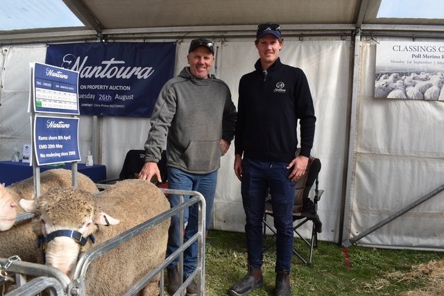 Hundreds flock to Keith | Border Chronicle